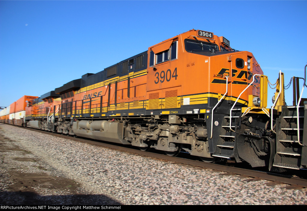 BNSF 3904